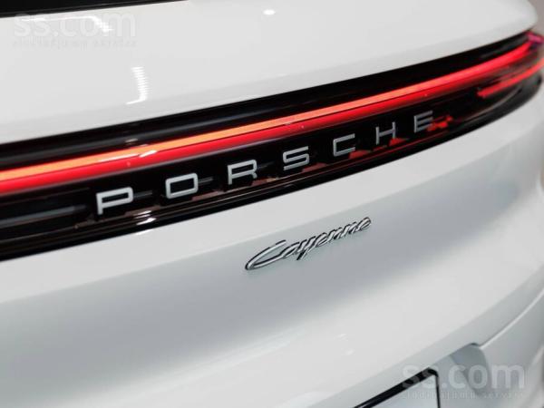Balts Porsche Cayenne 2024 Rīga, ar dzinēja tilpumu 3.00 L un nobraukumu 95 tūkst. km par 85900 €, foto 11 vietnē AUTOMOTO.COM.LV