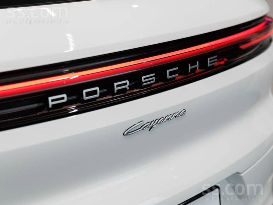 White Porsche Cayenne 2024 in Riga, with an engine capacity of 3.00 L and mileage of 95 thousand km for 85900 €, photo 11 on AUTOMOTO.COM.LV