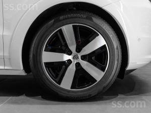 White Porsche Cayenne 2024 in Riga, with an engine capacity of 3.00 L and mileage of 95 thousand km for 85900 €, photo 17 on AUTOMOTO.COM.LV
