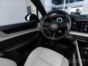 White Porsche Cayenne 2024 in Riga, with an engine capacity of 3.00 L and mileage of 95 thousand km for 85900 €, photo 18 on AUTOMOTO.COM.LV