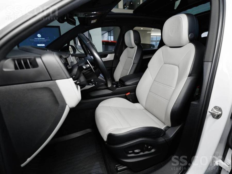 White Porsche Cayenne 2024 in Riga, with an engine capacity of 3.00 L and mileage of 95 thousand km for 85900 €, photo 19 on AUTOMOTO.COM.LV