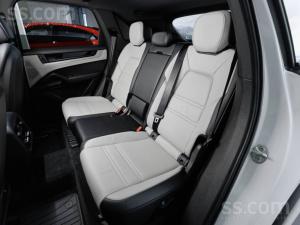 White Porsche Cayenne 2024 in Riga, with an engine capacity of 3.00 L and mileage of 95 thousand km for 85900 €, photo 20 on AUTOMOTO.COM.LV