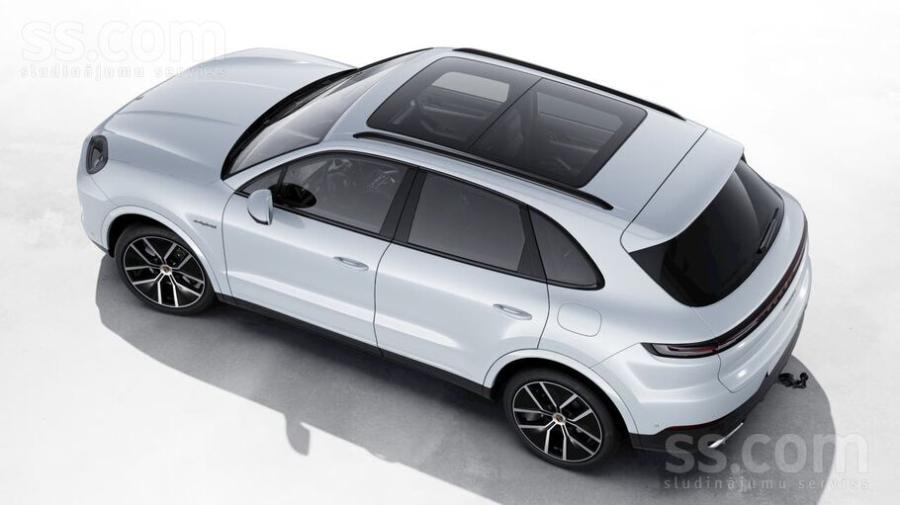 Balts Porsche Cayenne 2025 Rīga, ar dzinēja tilpumu 3.00 L un nobraukumu 13 tūkst. km par 98000 €, foto 5 vietnē AUTOMOTO.COM.LV