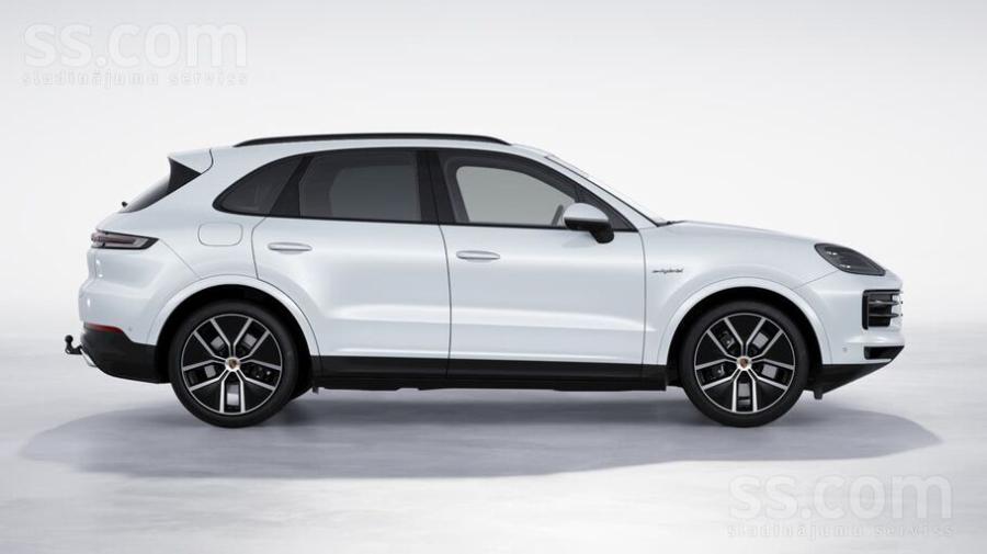 Balts Porsche Cayenne 2025 Rīga, ar dzinēja tilpumu 3.00 L un nobraukumu 13 tūkst. km par 98000 €, foto 7 vietnē AUTOMOTO.COM.LV
