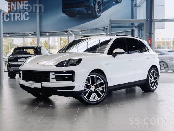 Balts Porsche Cayenne 2025 Rīga, ar dzinēja tilpumu 3.00 L un nobraukumu 13 tūkst. km par 93990 €, foto 1 vietnē AUTOMOTO.COM.LV