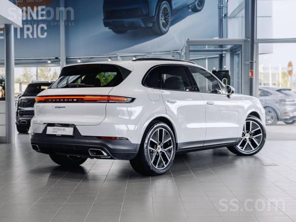 Balts Porsche Cayenne 2025 Rīga, ar dzinēja tilpumu 3.00 L un nobraukumu 13 tūkst. km par 93990 €, foto 4 vietnē AUTOMOTO.COM.LV