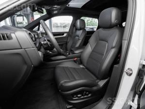 Balts Porsche Cayenne 2025 Rīga, ar dzinēja tilpumu 3.00 L un nobraukumu 13 tūkst. km par 93990 €, foto 6 vietnē AUTOMOTO.COM.LV