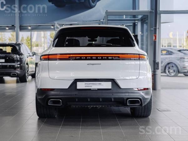 Balts Porsche Cayenne 2025 Rīga, ar dzinēja tilpumu 3.00 L un nobraukumu 13 tūkst. km par 93990 €, foto 7 vietnē AUTOMOTO.COM.LV