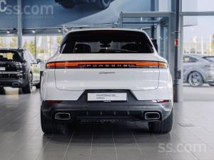 Balts Porsche Cayenne 2025 Rīga, ar dzinēja tilpumu 3.00 L un nobraukumu 13 tūkst. km par 93990 €, foto 7 vietnē AUTOMOTO.COM.LV