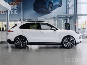 Balts Porsche Cayenne 2025 Rīga, ar dzinēja tilpumu 3.00 L un nobraukumu 13 tūkst. km par 93990 €, foto 8 vietnē AUTOMOTO.COM.LV