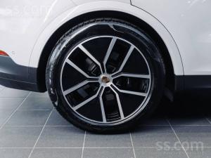 Balts Porsche Cayenne 2025 Rīga, ar dzinēja tilpumu 3.00 L un nobraukumu 13 tūkst. km par 93990 €, foto 19 vietnē AUTOMOTO.COM.LV
