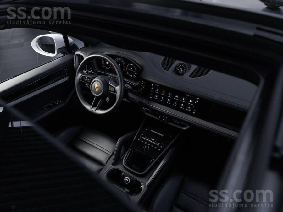 Balts Porsche Cayenne 2025 Rīga, ar dzinēja tilpumu 3.00 L un nobraukumu 13 tūkst. km par 93990 €, foto 22 vietnē AUTOMOTO.COM.LV