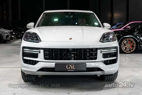 Balts Porsche Cayenne 2025 Rīga, ar dzinēja tilpumu 4.00 L un nobraukumu 24 tūkst. km par 169900 €, foto 2 vietnē AUTOMOTO.COM.LV