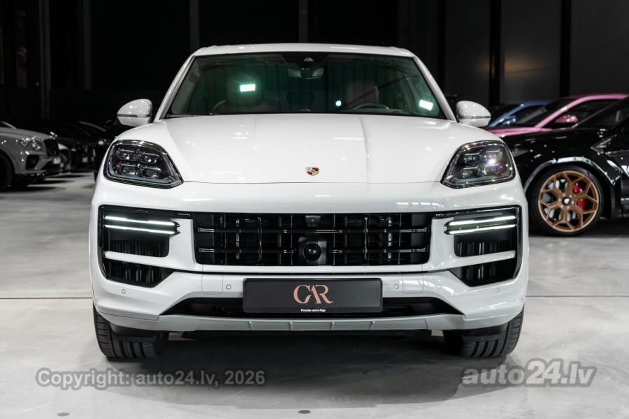 Balts Porsche Cayenne 2025 Rīga, ar dzinēja tilpumu 4.00 L un nobraukumu 24 tūkst. km par 169900 €, foto 3 vietnē AUTOMOTO.COM.LV