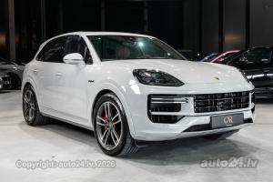 Balts Porsche Cayenne 2025 Rīga, ar dzinēja tilpumu 4.00 L un nobraukumu 24 tūkst. km par 169900 €, foto 4 vietnē AUTOMOTO.COM.LV