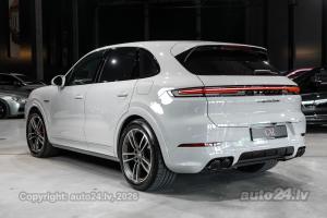 Balts Porsche Cayenne 2025 Rīga, ar dzinēja tilpumu 4.00 L un nobraukumu 24 tūkst. km par 169900 €, foto 7 vietnē AUTOMOTO.COM.LV