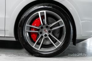 Balts Porsche Cayenne 2025 Rīga, ar dzinēja tilpumu 4.00 L un nobraukumu 24 tūkst. km par 169900 €, foto 8 vietnē AUTOMOTO.COM.LV