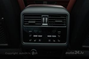 Balts Porsche Cayenne 2025 Rīga, ar dzinēja tilpumu 4.00 L un nobraukumu 24 tūkst. km par 169900 €, foto 14 vietnē AUTOMOTO.COM.LV