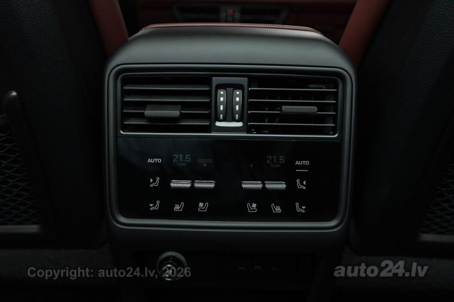 Balts Porsche Cayenne 2025 Rīga, ar dzinēja tilpumu 4.00 L un nobraukumu 24 tūkst. km par 169900 €, foto 14 vietnē AUTOMOTO.COM.LV