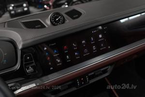 Balts Porsche Cayenne 2025 Rīga, ar dzinēja tilpumu 4.00 L un nobraukumu 24 tūkst. km par 169900 €, foto 22 vietnē AUTOMOTO.COM.LV