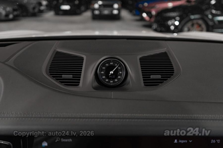 Balts Porsche Cayenne 2025 Rīga, ar dzinēja tilpumu 4.00 L un nobraukumu 24 tūkst. km par 169900 €, foto 23 vietnē AUTOMOTO.COM.LV