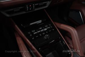 Balts Porsche Cayenne 2025 Rīga, ar dzinēja tilpumu 4.00 L un nobraukumu 24 tūkst. km par 169900 €, foto 26 vietnē AUTOMOTO.COM.LV