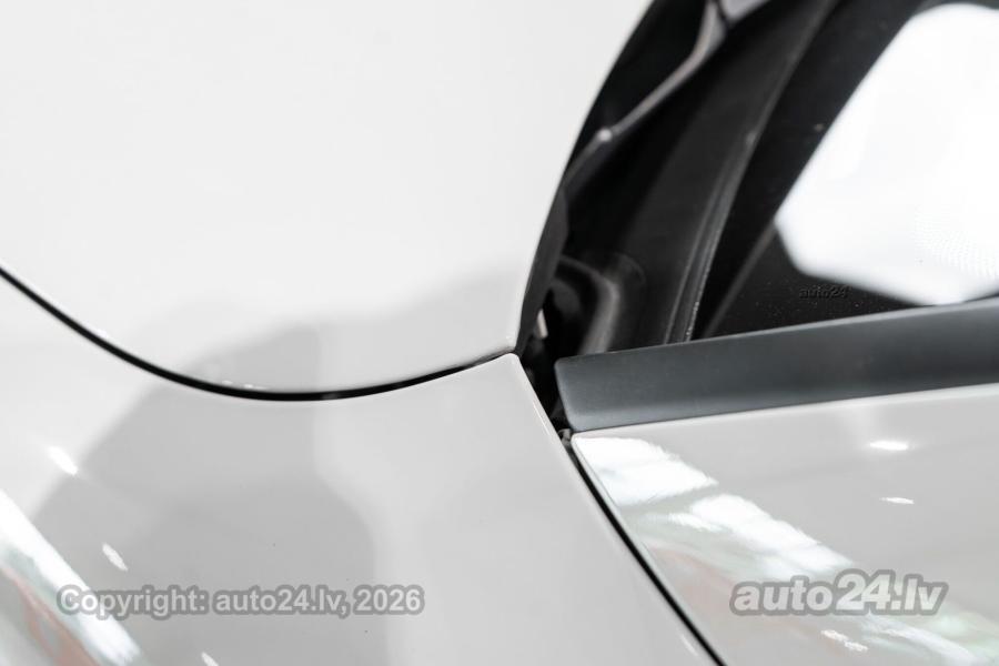 Balts Porsche Cayenne 2025 Rīga, ar dzinēja tilpumu 4.00 L un nobraukumu 24 tūkst. km par 169900 €, foto 27 vietnē AUTOMOTO.COM.LV