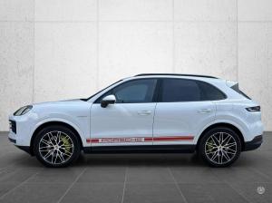Balts Porsche Cayenne 2025 Viļņa, ar dzinēja tilpumu 3.00 L un nobraukumu 23 tūkst. km par 107000 €, foto  vietnē AUTOMOTO.COM.LV