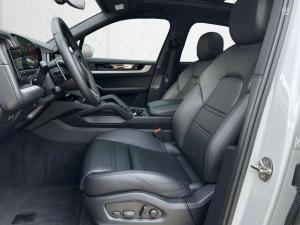 Balts Porsche Cayenne 2025 Viļņa, ar dzinēja tilpumu 3.00 L un nobraukumu 23 tūkst. km par 107000 €, foto 4 vietnē AUTOMOTO.COM.LV
