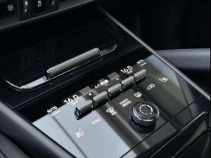 Balts Porsche Cayenne 2025 Viļņa, ar dzinēja tilpumu 3.00 L un nobraukumu 23 tūkst. km par 107000 €, foto 14 vietnē AUTOMOTO.COM.LV