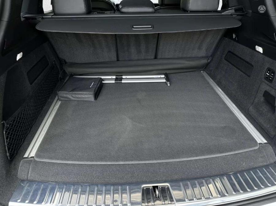 Balts Porsche Cayenne 2025 Viļņa, ar dzinēja tilpumu 3.00 L un nobraukumu 23 tūkst. km par 107000 €, foto 24 vietnē AUTOMOTO.COM.LV