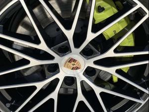 Balts Porsche Cayenne 2025 Viļņa, ar dzinēja tilpumu 3.00 L un nobraukumu 23 tūkst. km par 107000 €, foto 25 vietnē AUTOMOTO.COM.LV