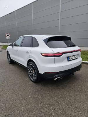 Balts Porsche Cayenne 2019 Mažeikiai, ar dzinēja tilpumu 3.00 L un nobraukumu 123 tūkst. km par 40500 €, foto 3 vietnē AUTOMOTO.COM.LV