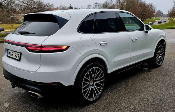 Balts Porsche Cayenne 2019 Mažeikiai, ar dzinēja tilpumu 3.00 L un nobraukumu 123 tūkst. km par 40500 €, foto 5 vietnē AUTOMOTO.COM.LV