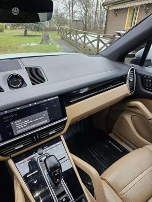Balts Porsche Cayenne 2019 Mažeikiai, ar dzinēja tilpumu 3.00 L un nobraukumu 123 tūkst. km par 40500 €, foto 9 vietnē AUTOMOTO.COM.LV