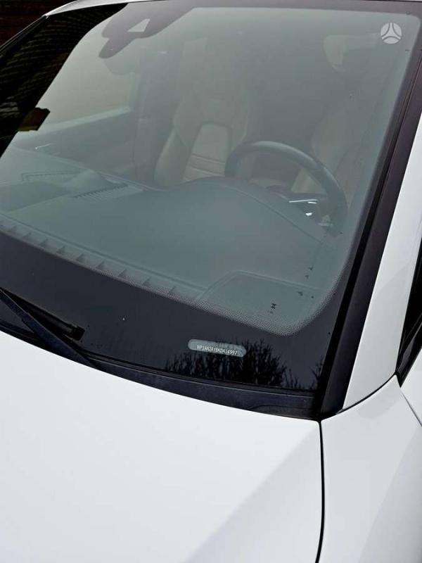 Balts Porsche Cayenne 2019 Mažeikiai, ar dzinēja tilpumu 3.00 L un nobraukumu 123 tūkst. km par 40500 €, foto 9 vietnē AUTOMOTO.COM.LV