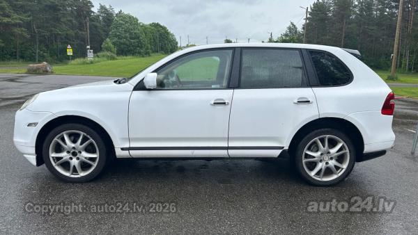 White Porsche Cayenne 2007 in Tallinn, with an engine capacity of 3.60 L and mileage of 228 thousand km for 3300 €, photo 2 on AUTOMOTO.COM.LV