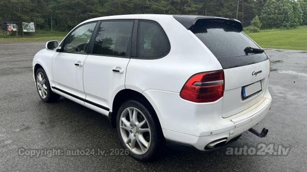 White Porsche Cayenne 2007 in Tallinn, with an engine capacity of 3.60 L and mileage of 228 thousand km for 3300 €, photo 3 on AUTOMOTO.COM.LV