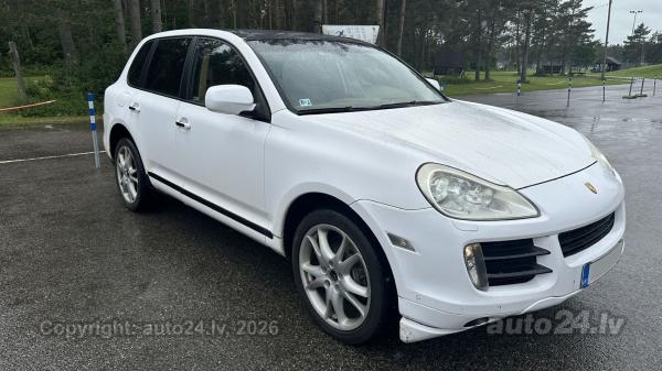 White Porsche Cayenne 2007 in Tallinn, with an engine capacity of 3.60 L and mileage of 228 thousand km for 3300 €, photo 5 on AUTOMOTO.COM.LV