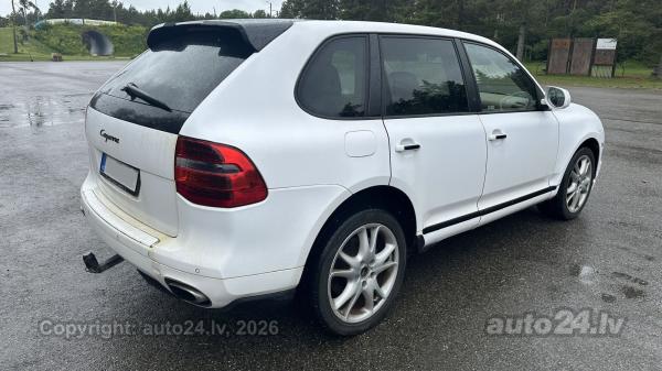 Balts Porsche Cayenne 2007 Tallina, ar dzinēja tilpumu 3.60 L un nobraukumu 228 tūkst. km par 3300 €, foto 5 vietnē AUTOMOTO.COM.LV