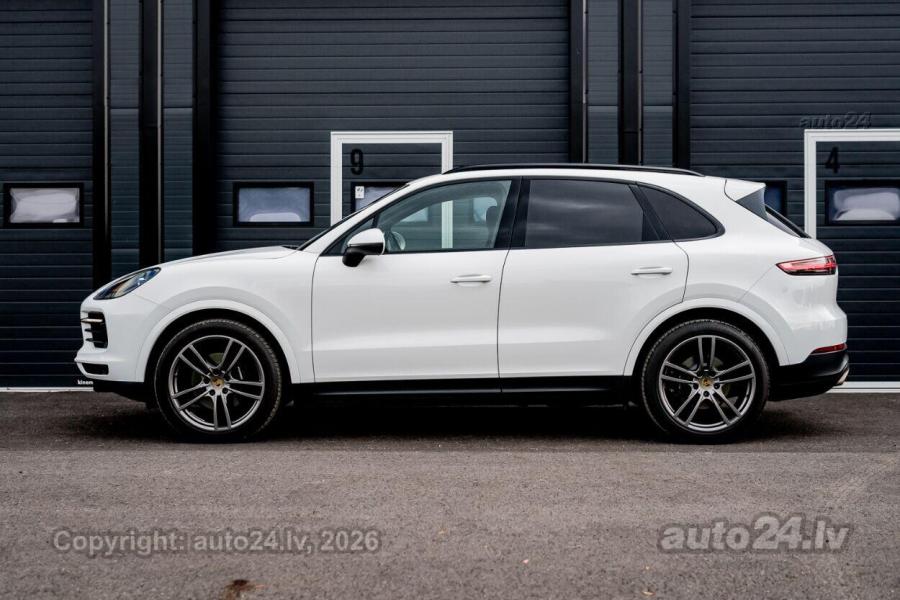 Balts Porsche Cayenne 2018 Tallina, ar dzinēja tilpumu 3.00 L un nobraukumu 120 tūkst. km par 40990 €, foto 3 vietnē AUTOMOTO.COM.LV