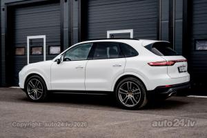 Balts Porsche Cayenne 2018 Tallina, ar dzinēja tilpumu 3.00 L un nobraukumu 120 tūkst. km par 40990 €, foto 4 vietnē AUTOMOTO.COM.LV