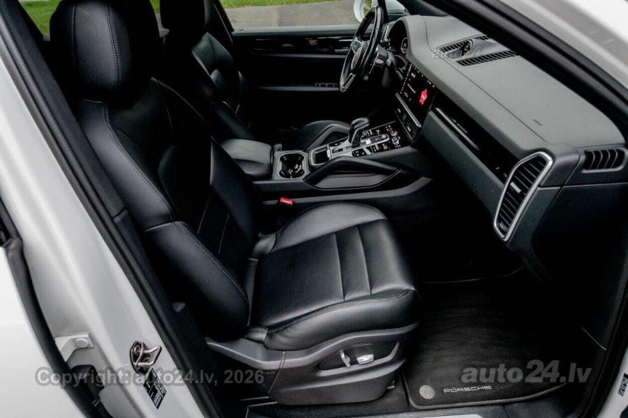 Balts Porsche Cayenne 2018 Tallina, ar dzinēja tilpumu 3.00 L un nobraukumu 120 tūkst. km par 40990 €, foto 21 vietnē AUTOMOTO.COM.LV