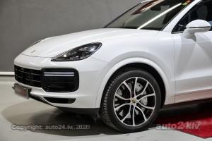 White Porsche Cayenne 2018 in Tallinn, with an engine capacity of 4.00 L and mileage of 132 thousand km for 55000 €, photo 3 on AUTOMOTO.COM.LV