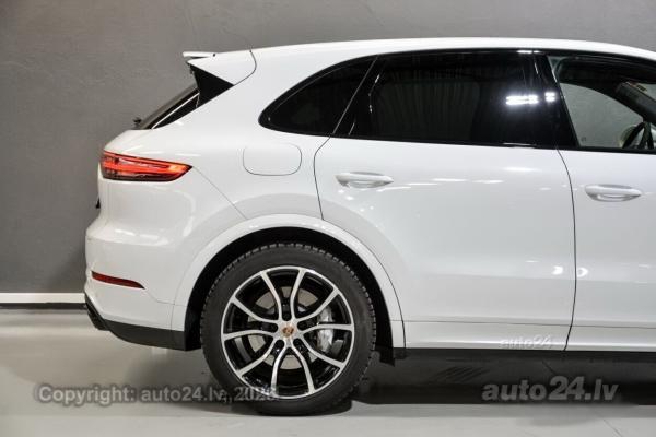 Balts Porsche Cayenne 2018 Tallina, ar dzinēja tilpumu 4.00 L un nobraukumu 132 tūkst. km par 55000 €, foto 5 vietnē AUTOMOTO.COM.LV