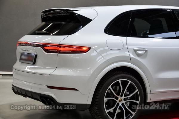 Balts Porsche Cayenne 2018 Tallina, ar dzinēja tilpumu 4.00 L un nobraukumu 132 tūkst. km par 55000 €, foto 7 vietnē AUTOMOTO.COM.LV