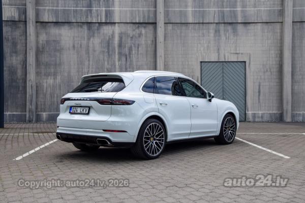 Balts Porsche Cayenne 2018 Tallina, ar dzinēja tilpumu 3.00 L un nobraukumu 233 tūkst. km par 36900 €, foto 4 vietnē AUTOMOTO.COM.LV