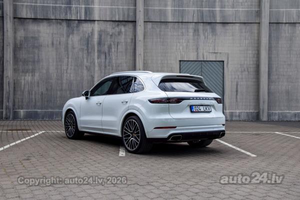 Balts Porsche Cayenne 2018 Tallina, ar dzinēja tilpumu 3.00 L un nobraukumu 233 tūkst. km par 36900 €, foto 5 vietnē AUTOMOTO.COM.LV