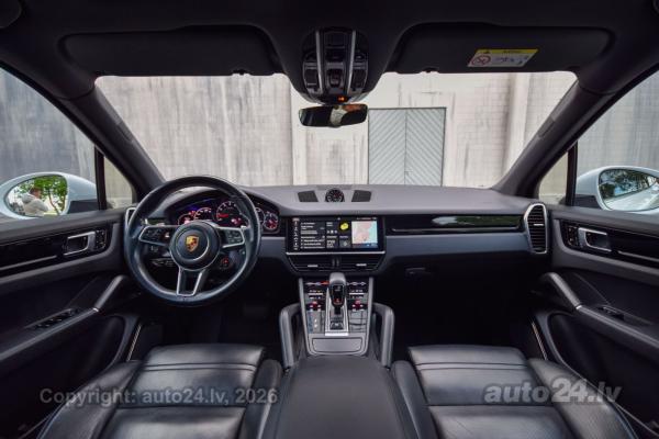 Balts Porsche Cayenne 2018 Tallina, ar dzinēja tilpumu 3.00 L un nobraukumu 233 tūkst. km par 36900 €, foto 6 vietnē AUTOMOTO.COM.LV