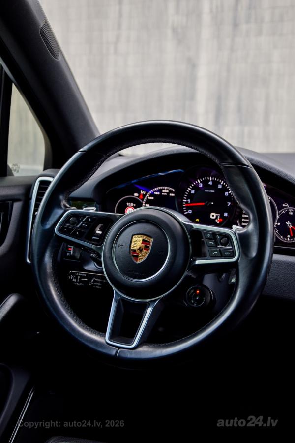 Balts Porsche Cayenne 2018 Tallina, ar dzinēja tilpumu 3.00 L un nobraukumu 233 tūkst. km par 36900 €, foto 7 vietnē AUTOMOTO.COM.LV